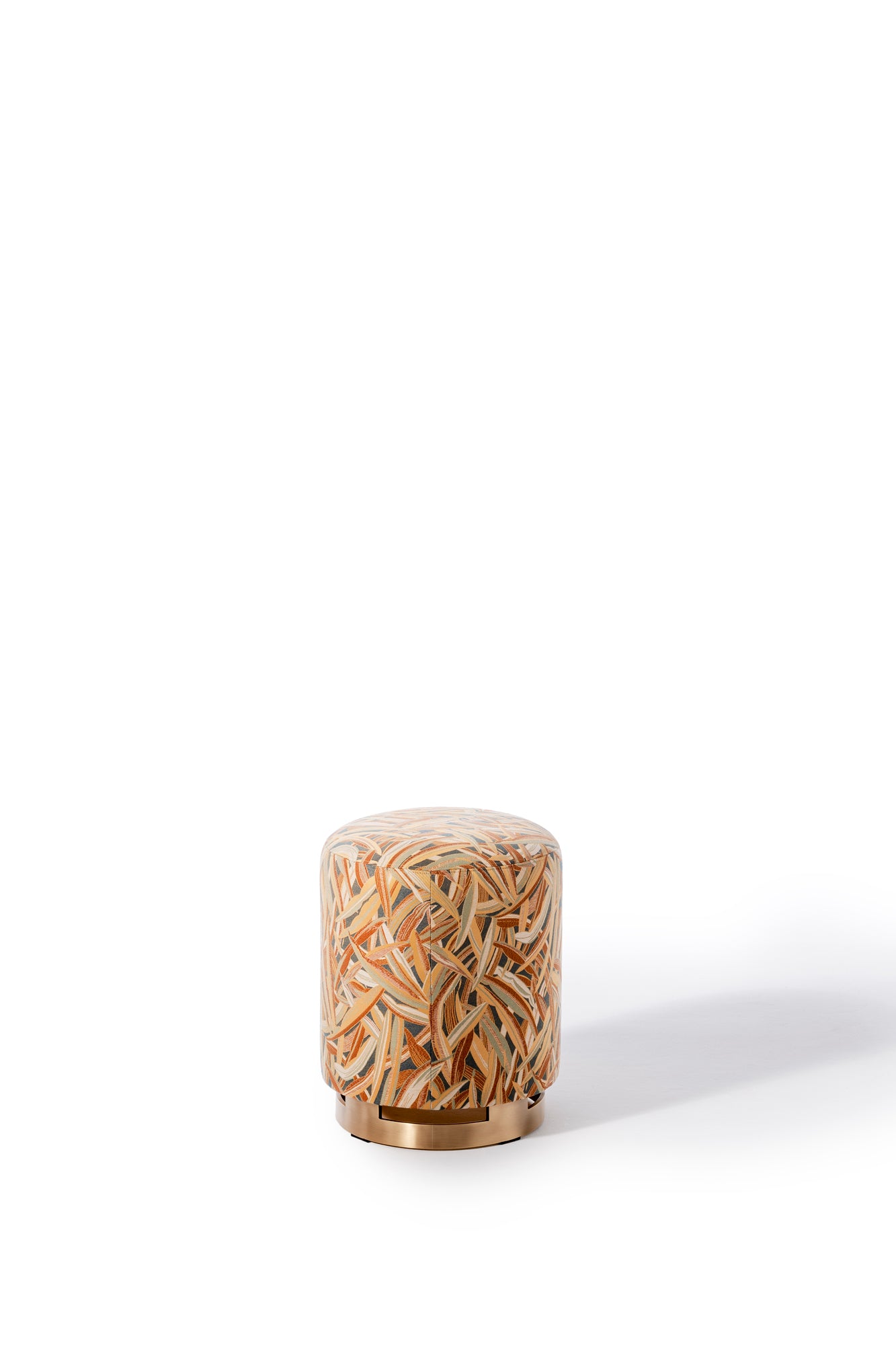 Tabouret en tissu tapissé et piétement laiton - Gumi – Bruno Moinard ...